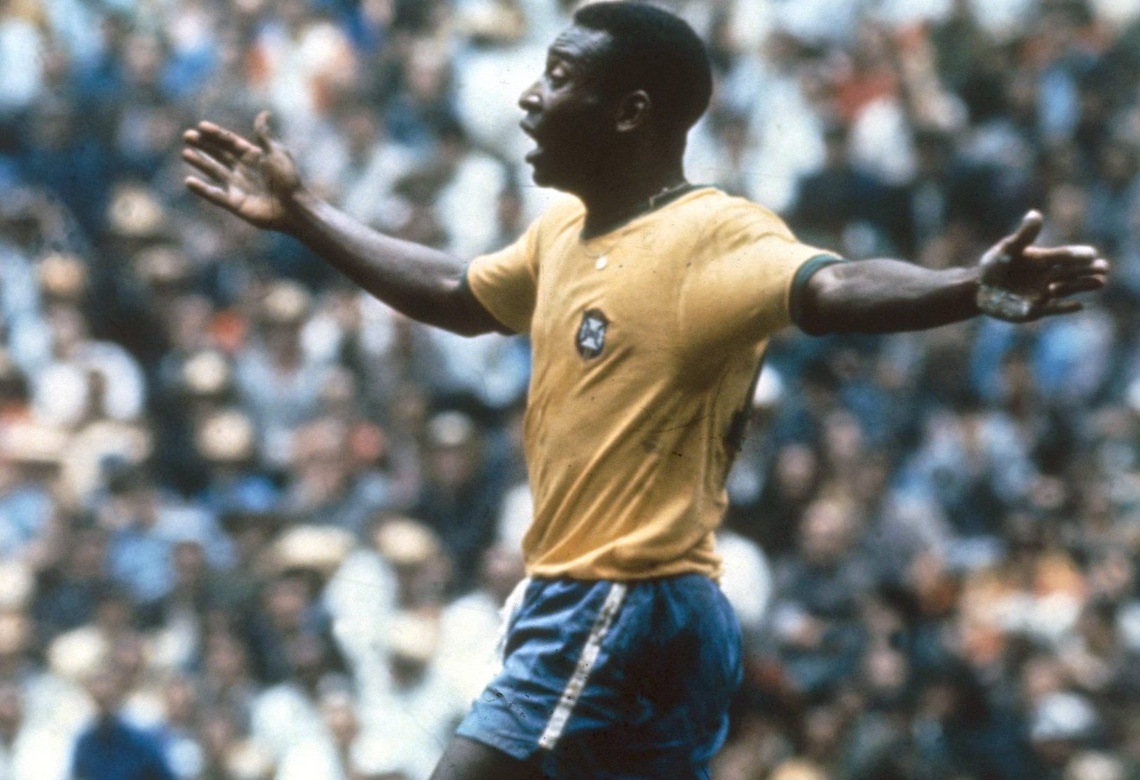 So verabschiedet St. Pauli die verstorbene Legende Pele († 82)